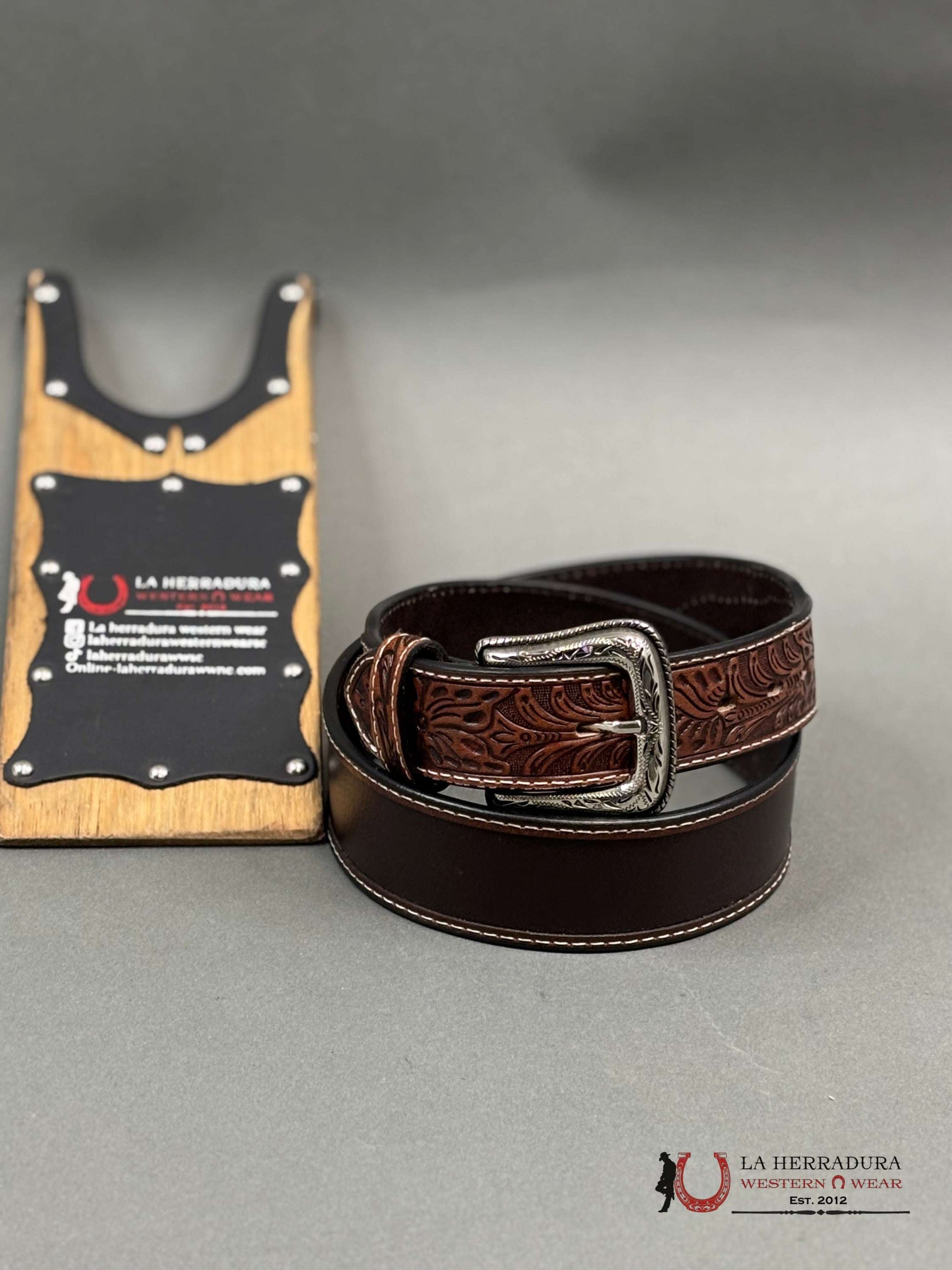 Cinturón Ariat de cuero engrasado envejecido para hombre
