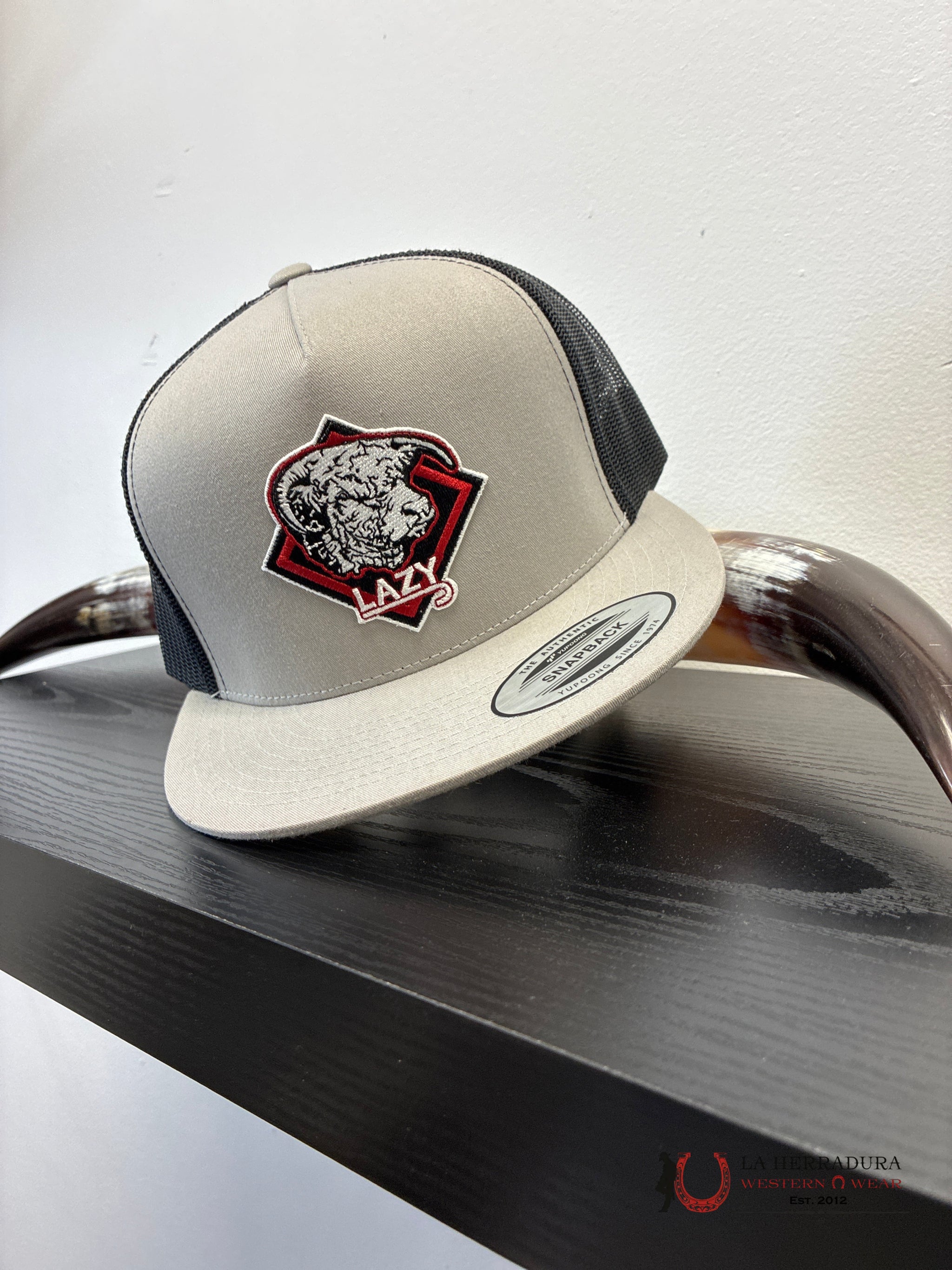 LAZY J CAPS LIGHT GREY WITH RED