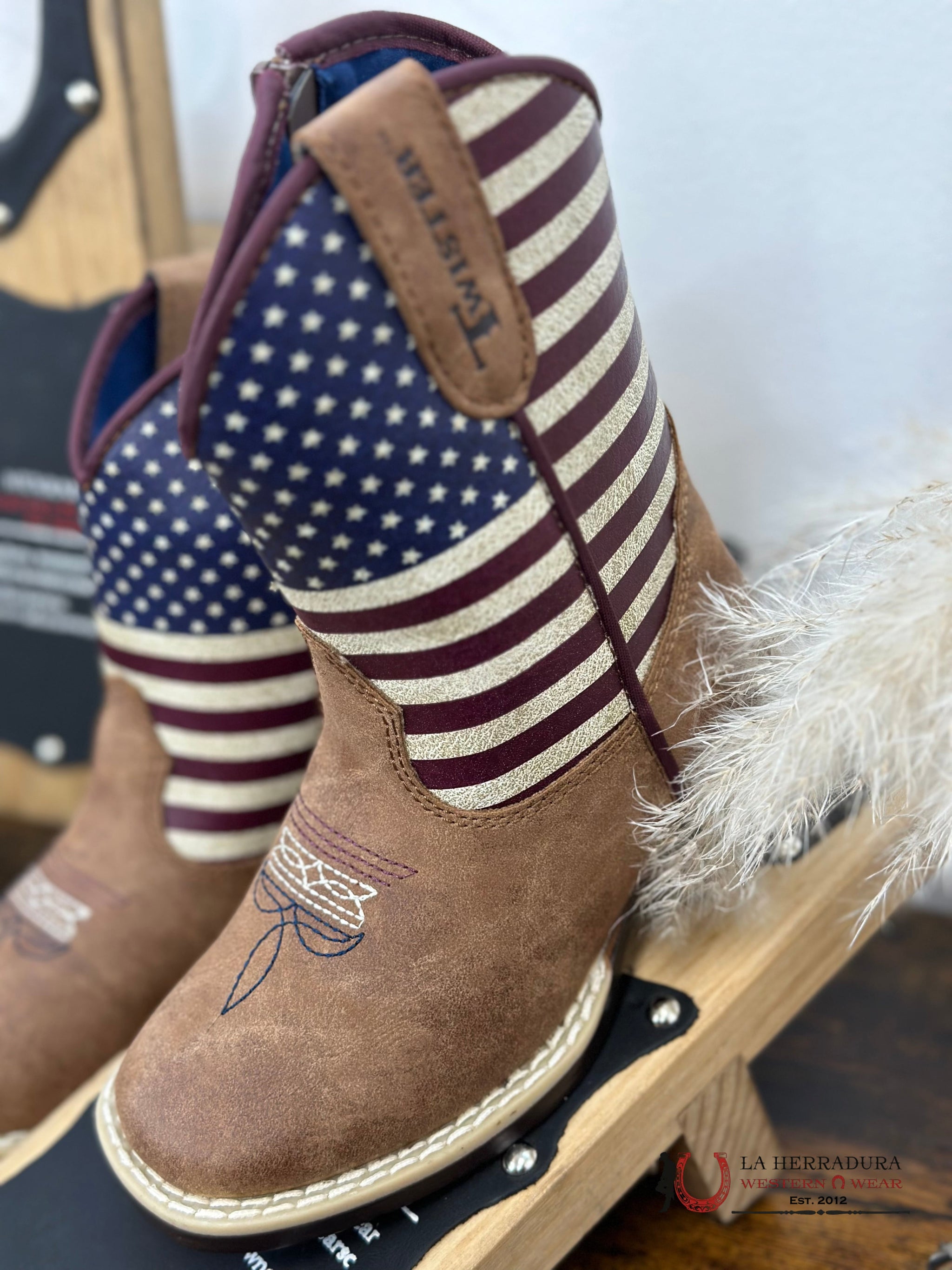 TWISTER KIDS ‘JACOB’ AMERICAN FLAG DESIGN W/ TAN BOTTOM 443000108